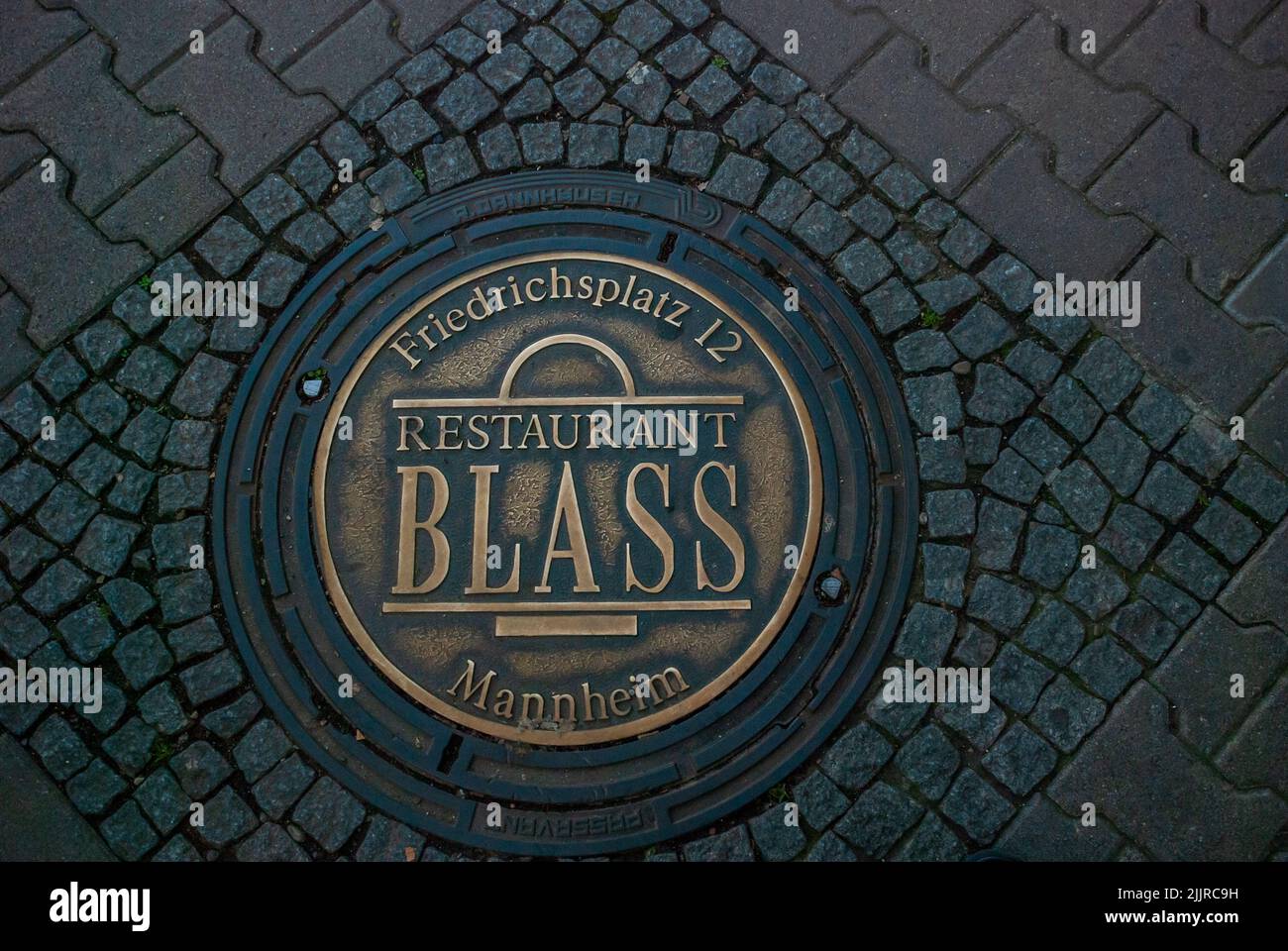 Manhole top view hi-res stock photography and images - Alamy