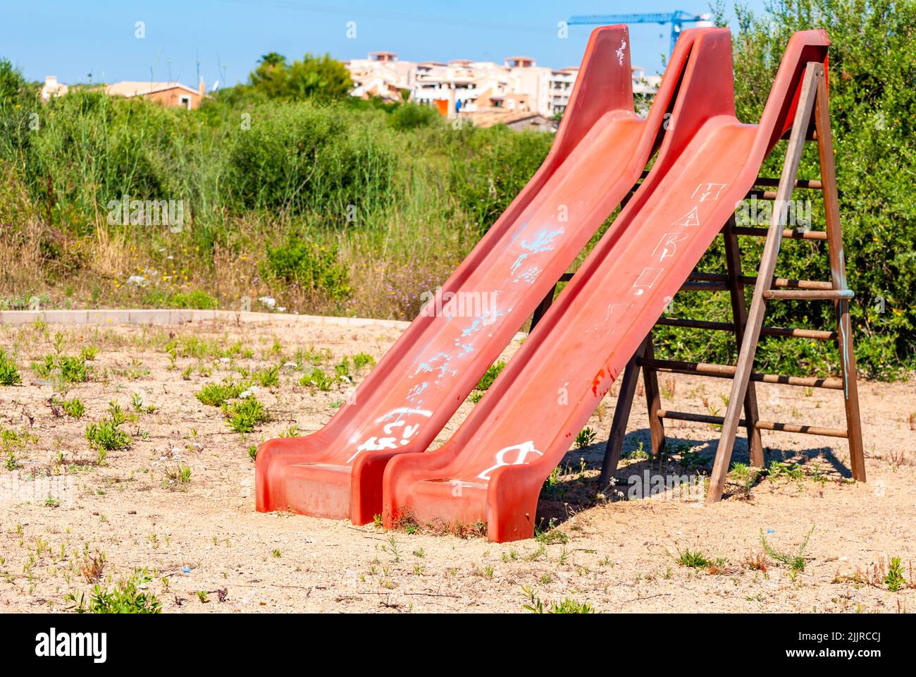 Red slides hi-res stock photography and images - Alamy