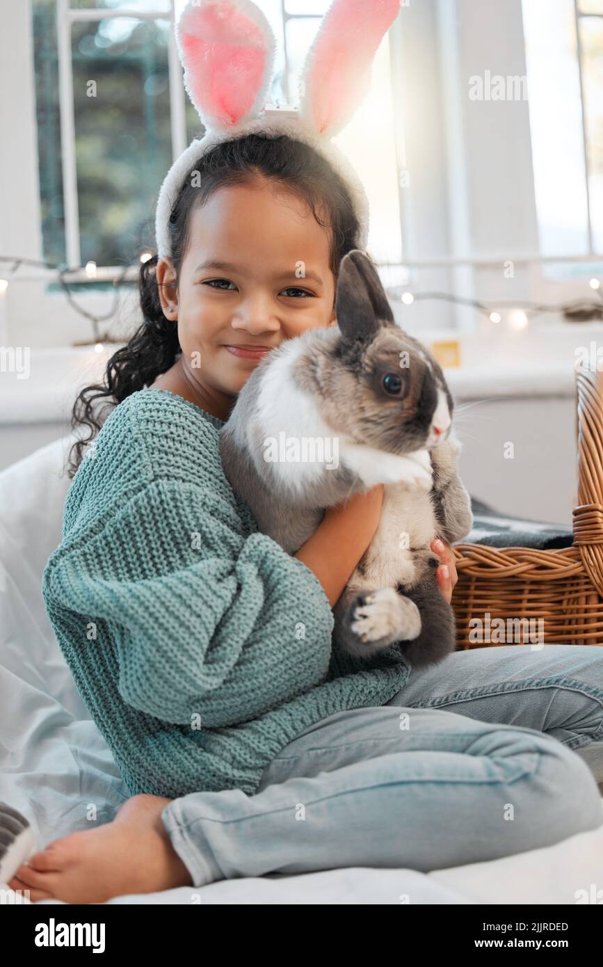Were officially besties now. an adorable little girl bonding with her ...
