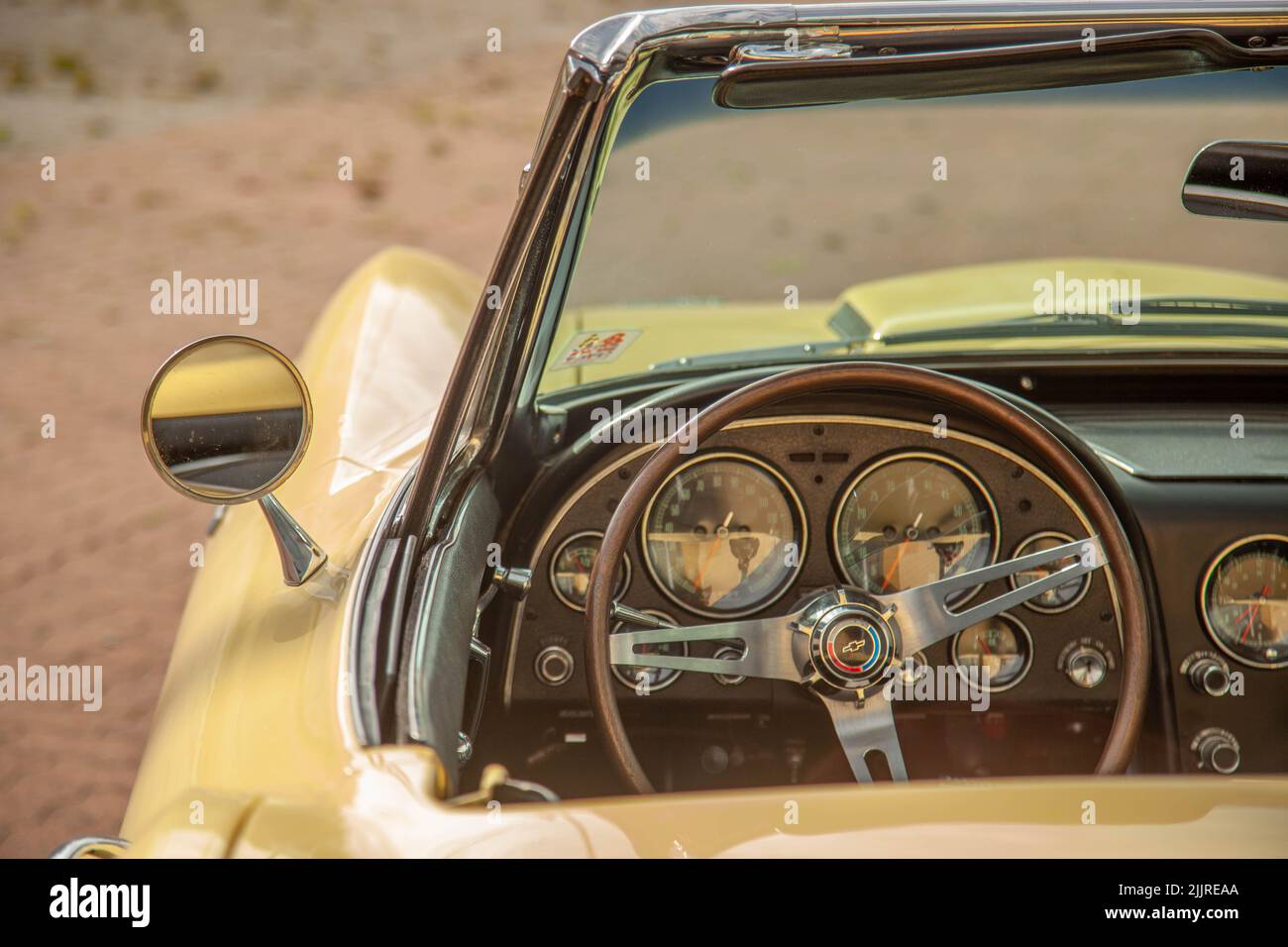 Speedometer closeup hi-res stock photography and images - Alamy