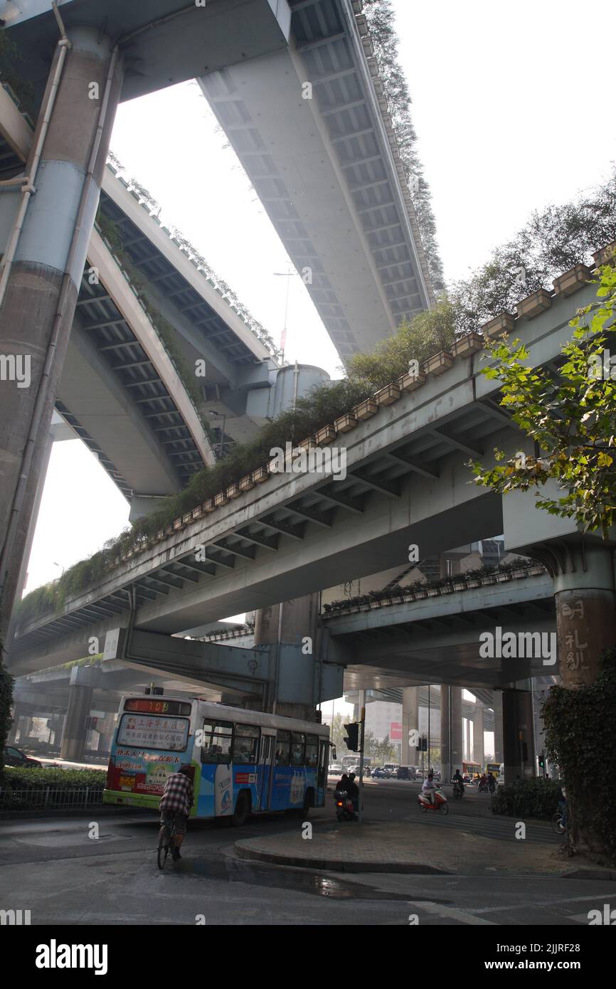 Modern bridges and roads hi-res stock photography and images - Alamy