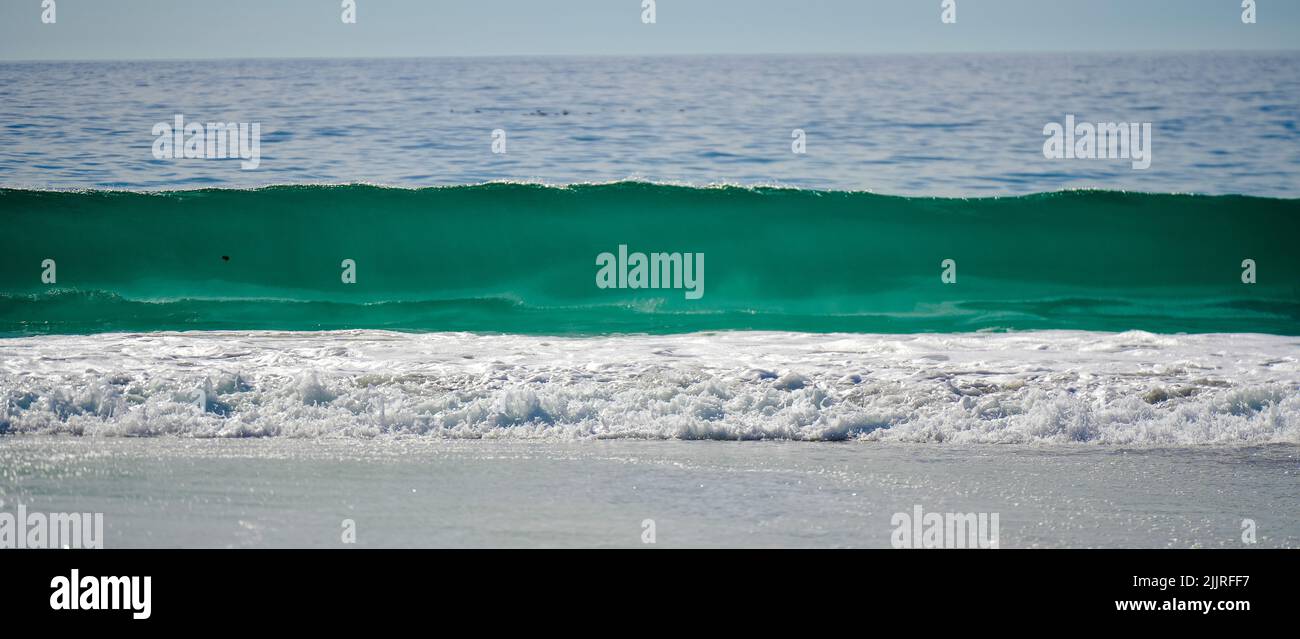 Bubbly waves hi-res stock photography and images - Alamy