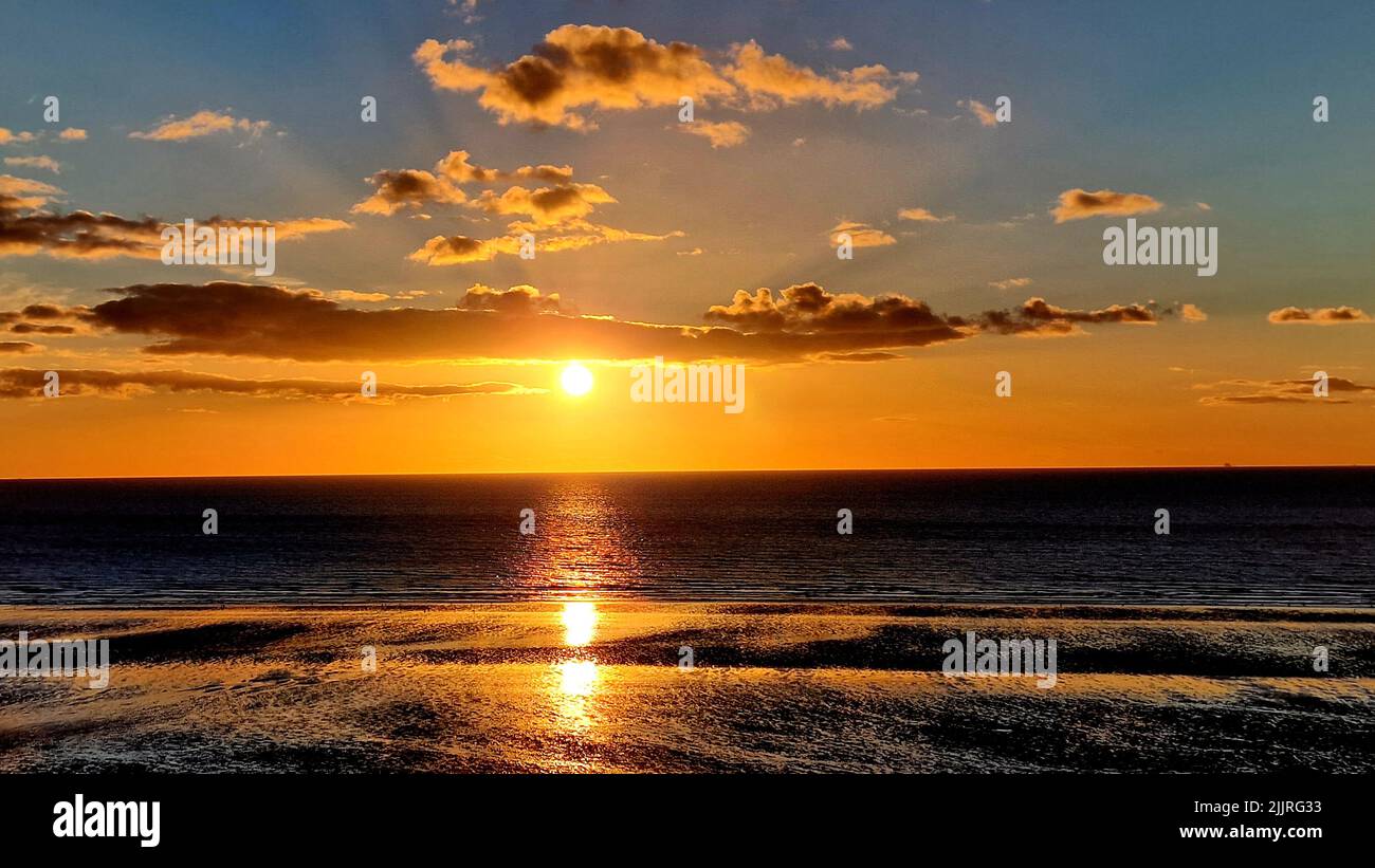 Reflective beach hi-res stock photography and images - Alamy