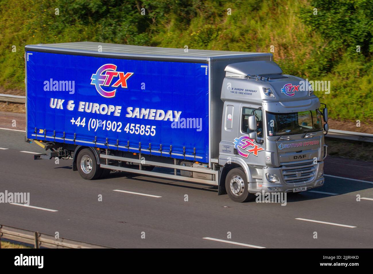 Curtain sided fleet rigid vehicles hi-res stock photography and images ...
