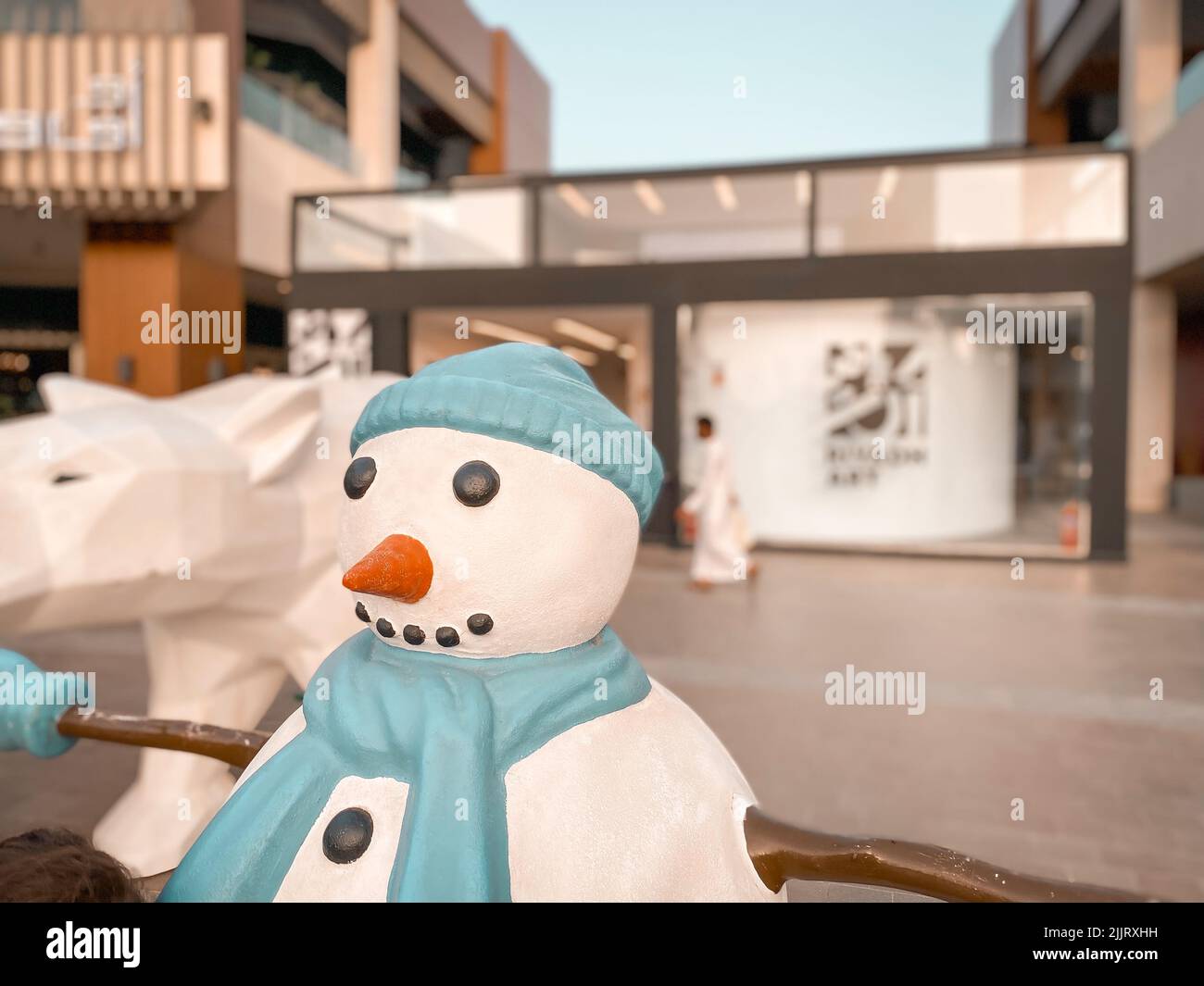 Snowman in street hi-res stock photography and images - Alamy