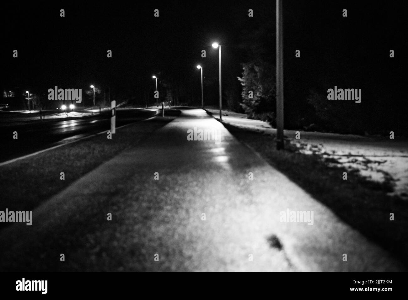 Night empty street hi-res stock photography and images - Alamy