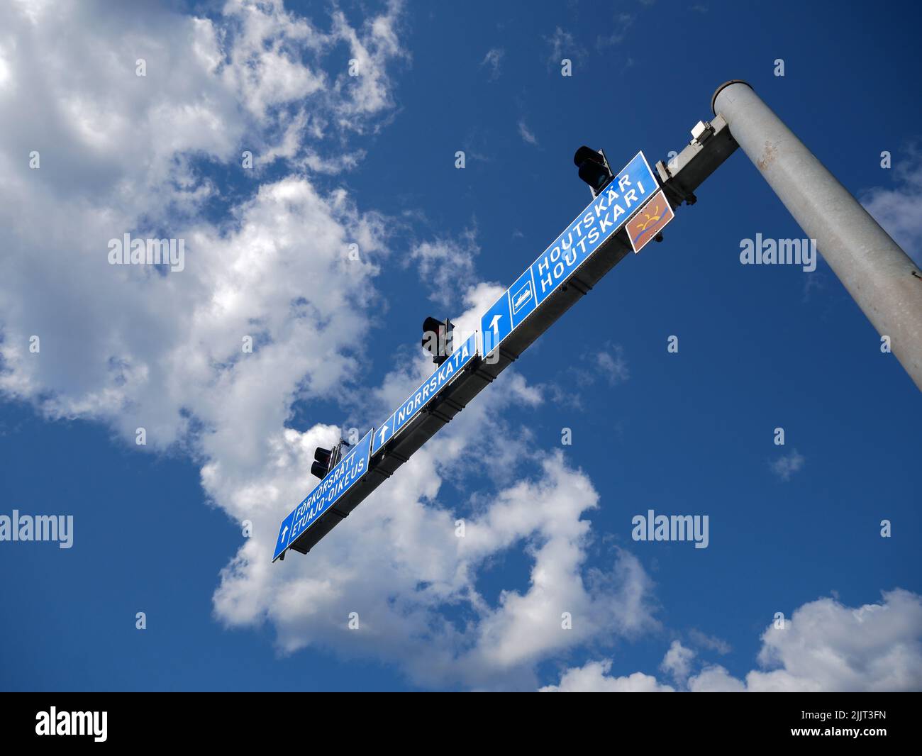 Tall traffic light hi-res stock photography and images - Alamy