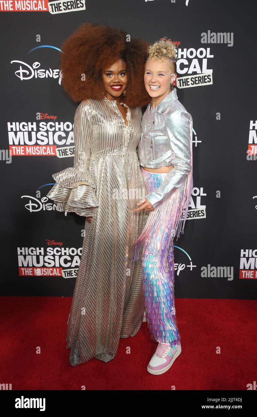 Burbank, California, USA. 27th July, 2022. Dara Renee, JoJo Siwa ...