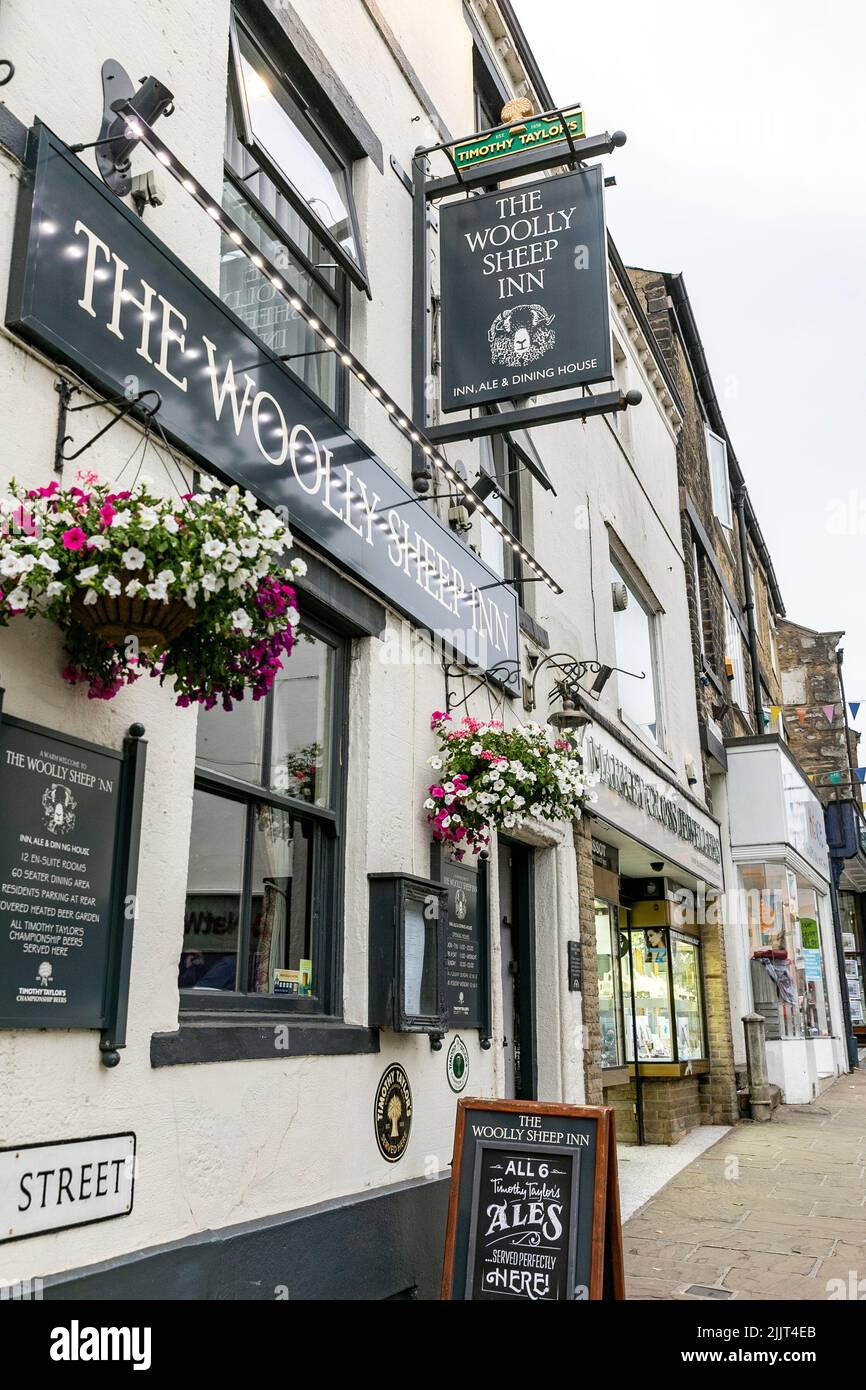 English pub, the Woolly Sheep Inn public house in Skipton,Yorkshire ...