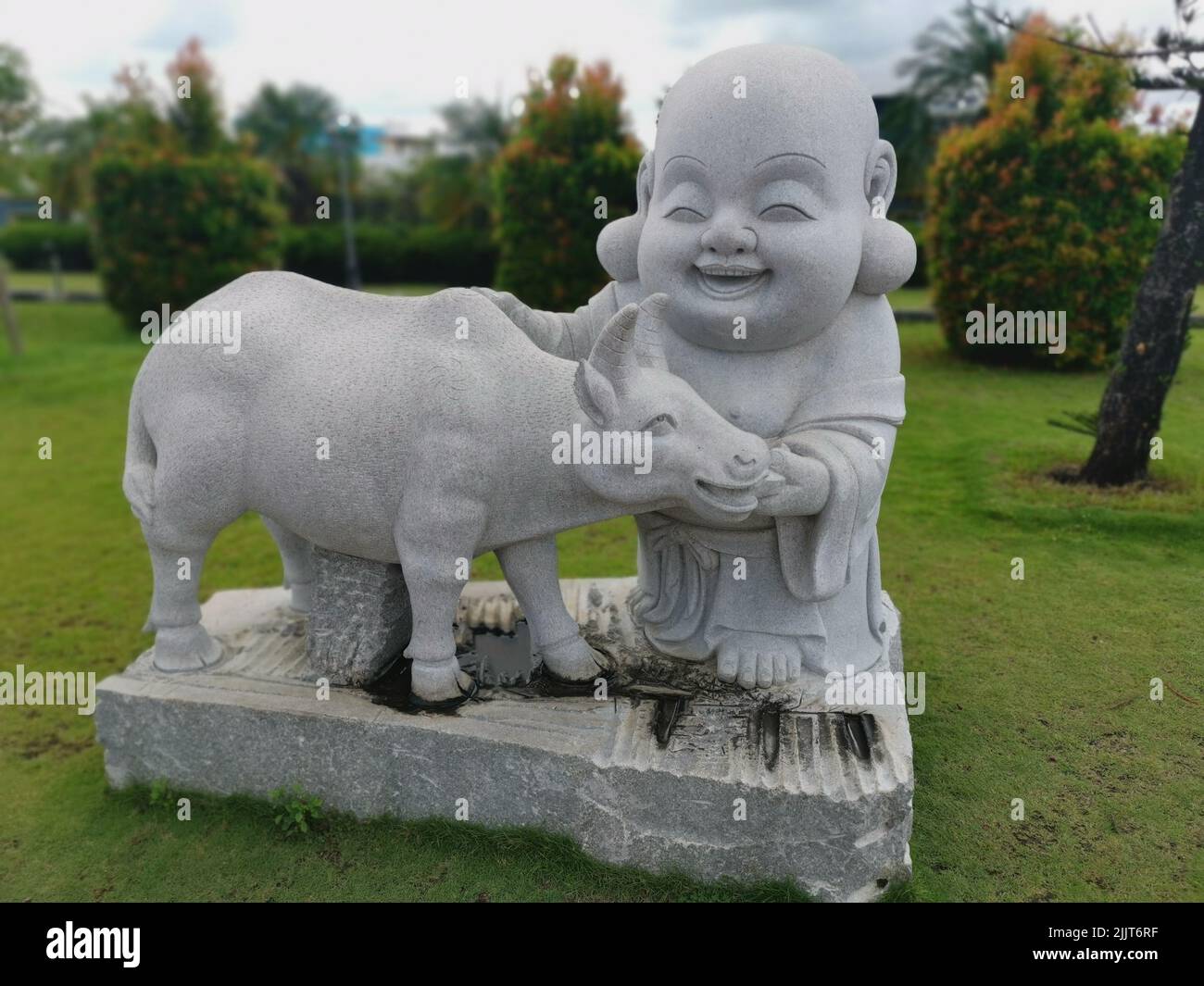 Sculpture in the chinese temple hi-res stock photography and images - Alamy
