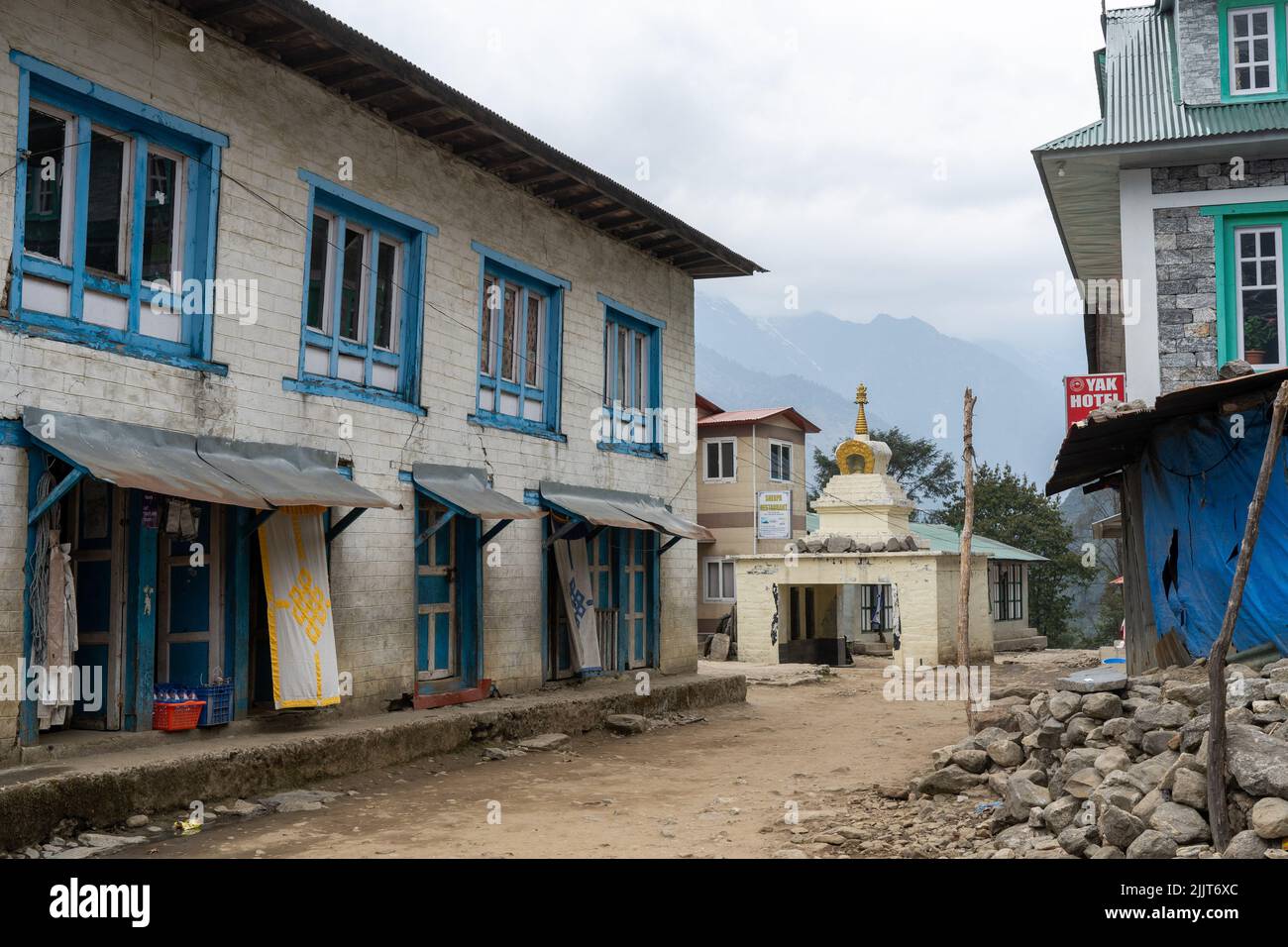 Small himalayan town hi-res stock photography and images - Alamy