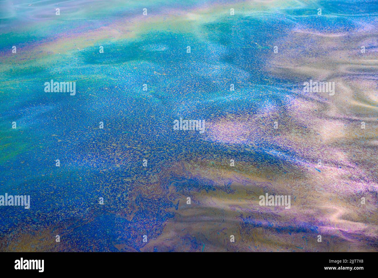 Oil spill on sea surface. Pollution in the water Stock Photo - Alamy