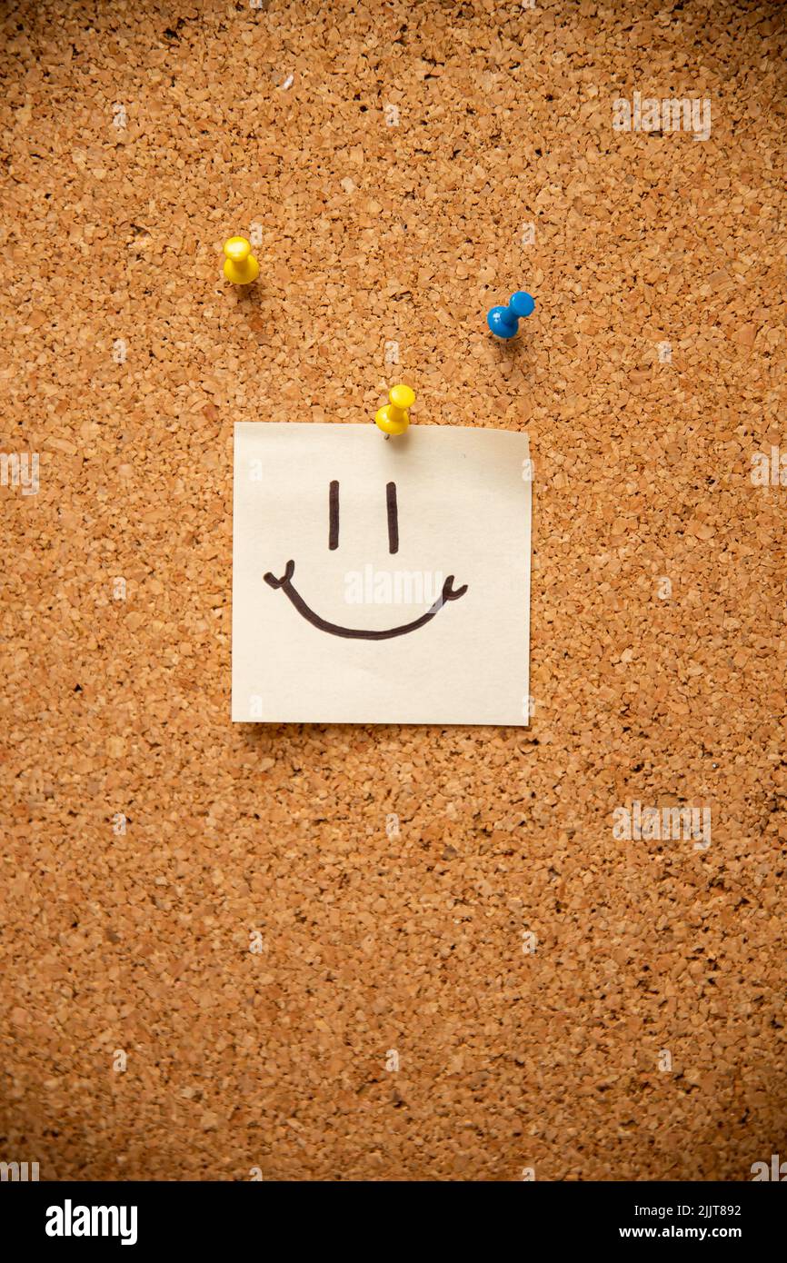 Face paper smiley hi-res stock photography and images - Alamy