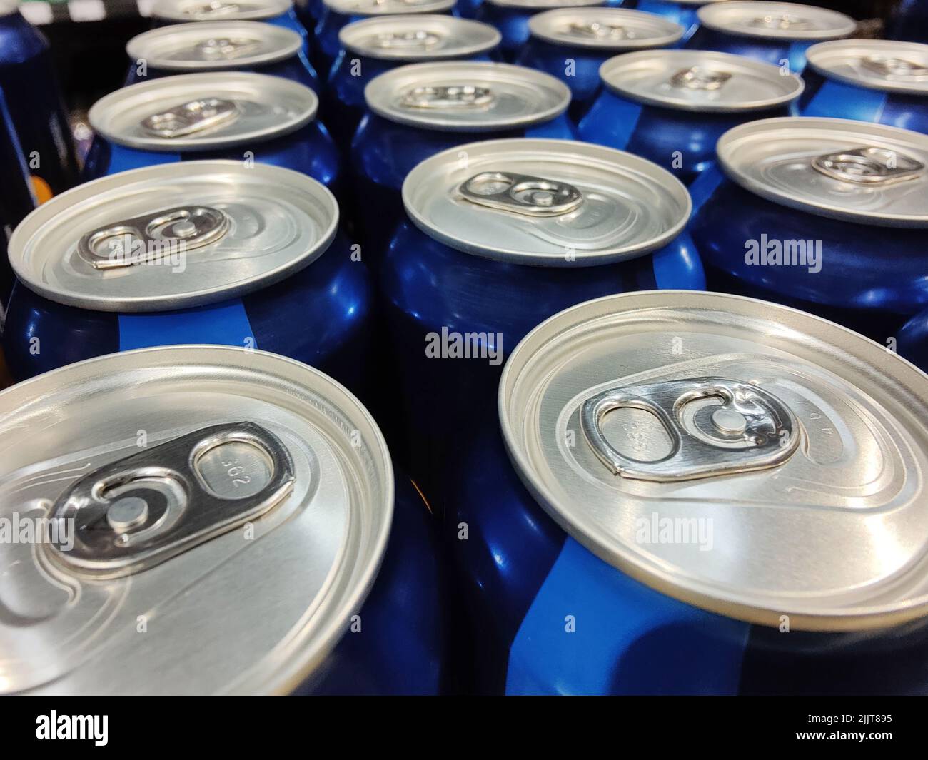 Soda cans hi-res stock photography and images - Alamy