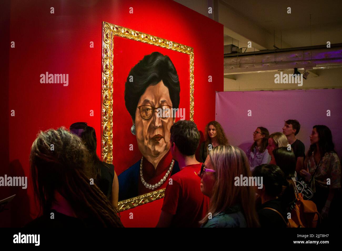 Guided tour of the first retrospective exhibition MADe IN CHINA by the ...