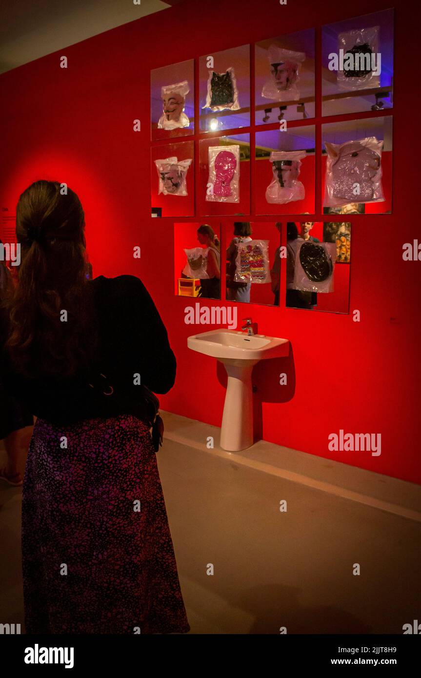 Guided tour of the first retrospective exhibition MADe IN CHINA by the ...