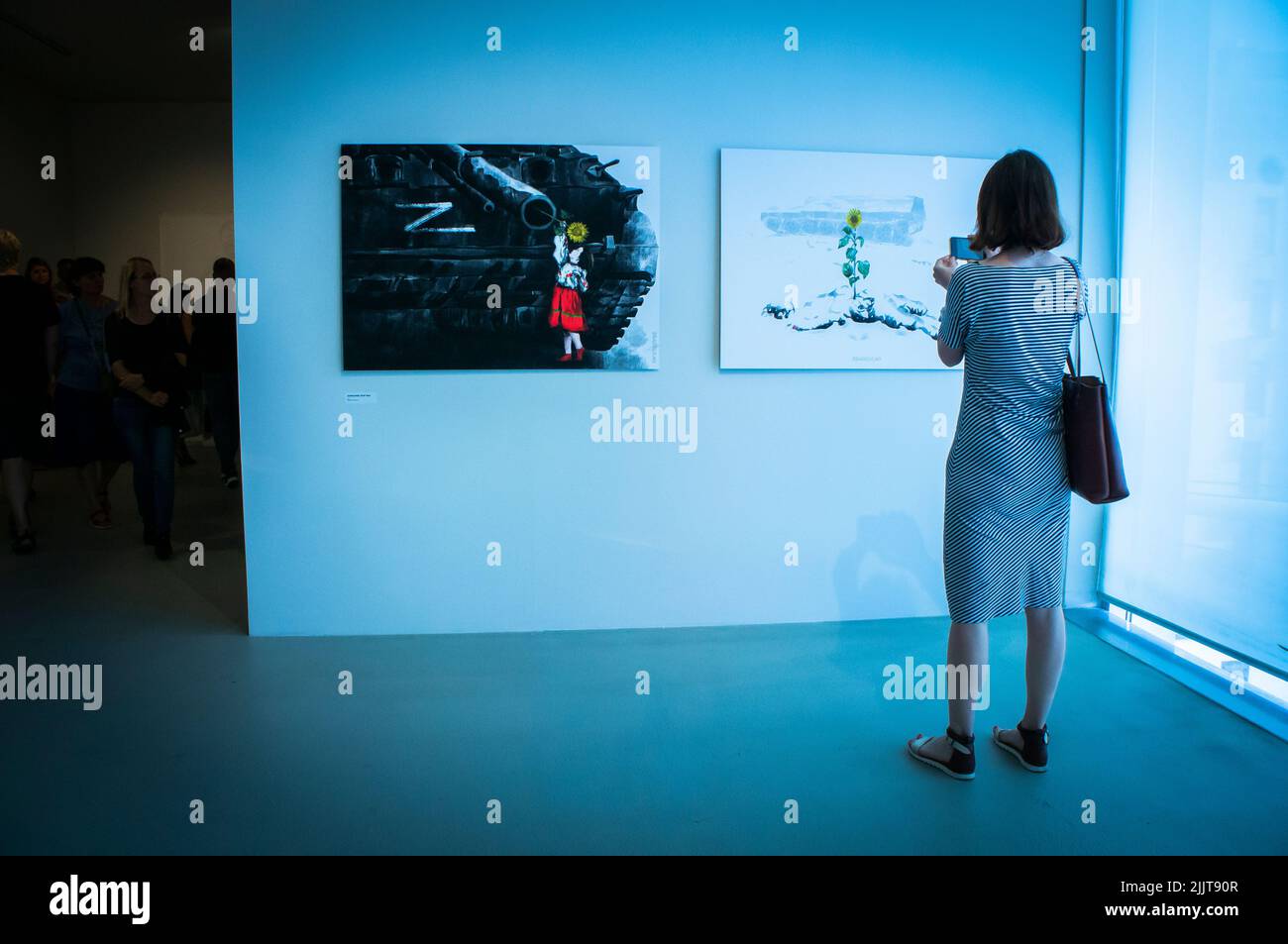 Guided tour of the first retrospective exhibition MADe IN CHINA by the ...