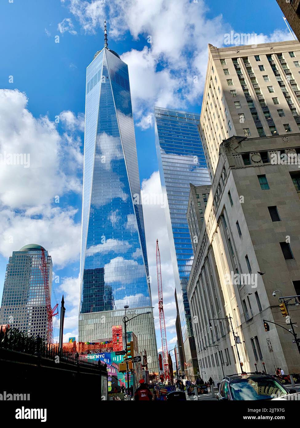 Sky clouds and building hi-res stock photography and images - Alamy