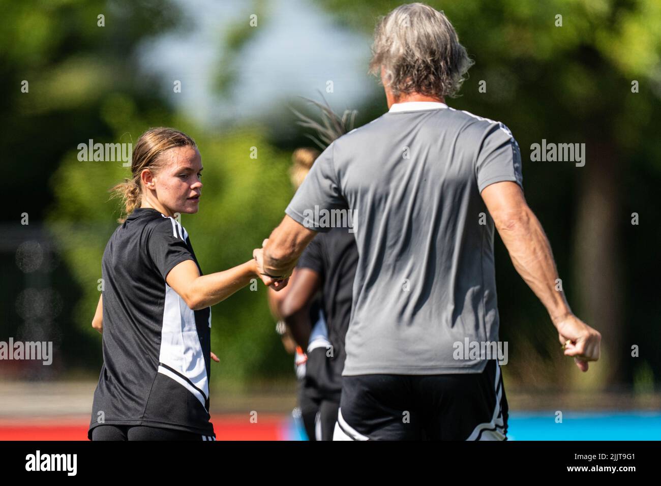 Rotterdam - (l-r) Justine Brandau of Feyenoord Vrouwen 1, John Bos of ...