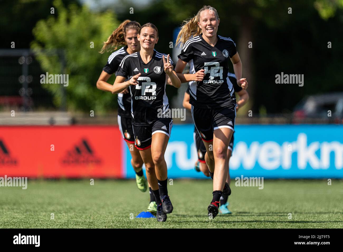 Rotterdam - (l-r) Justine Brandau of Feyenoord Vrouwen 1, Robine de ...