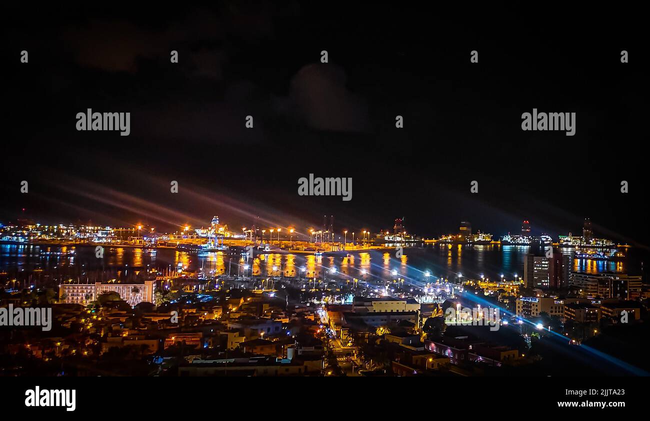 Nighttime cityscape panorama hi-res stock photography and images - Alamy