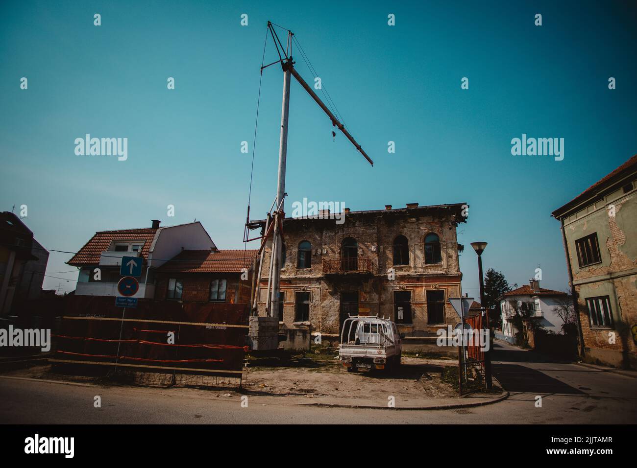 Building construction site wheel hi-res stock photography and images ...