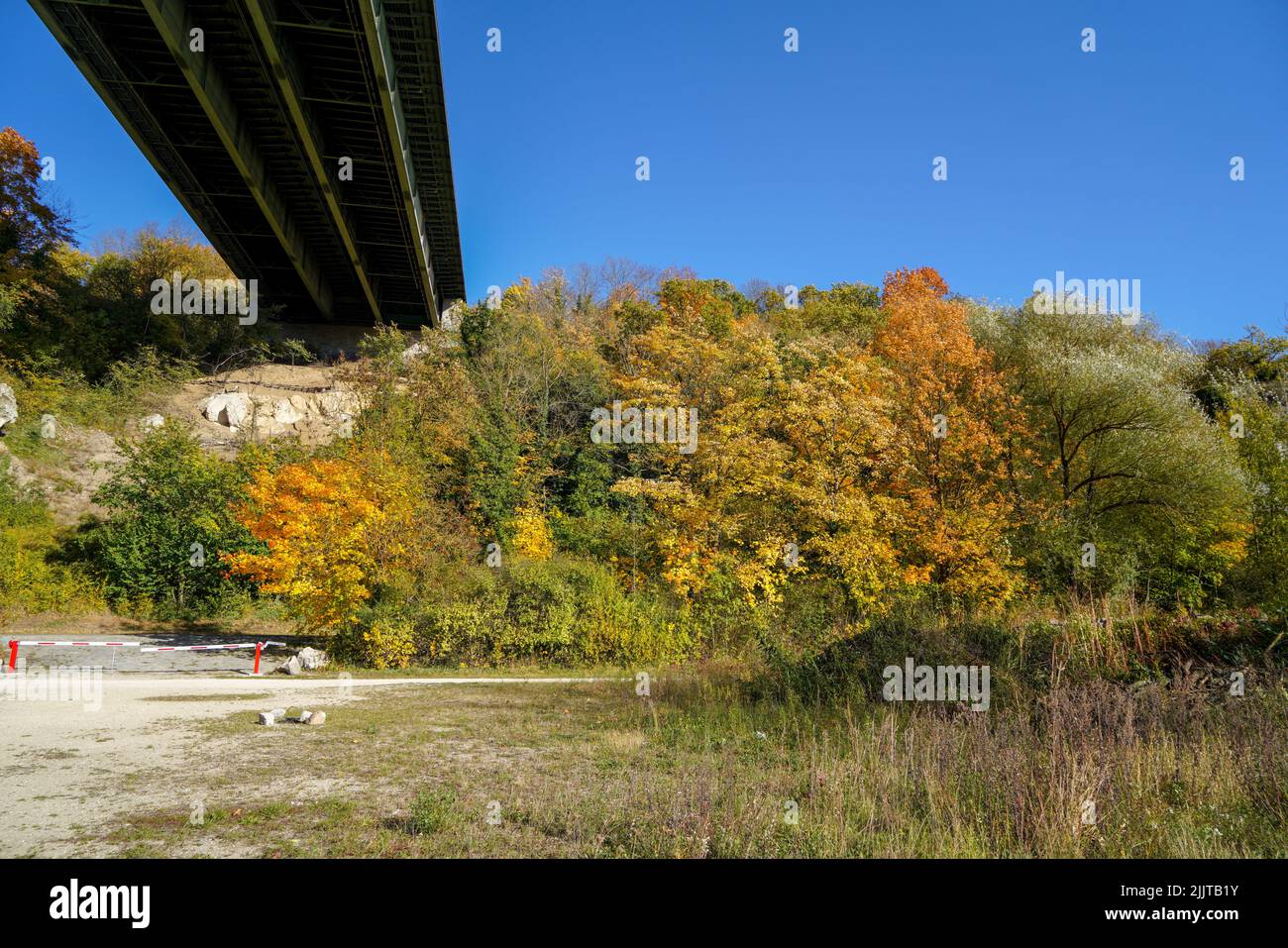 Small bridge lake hi-res stock photography and images - Alamy