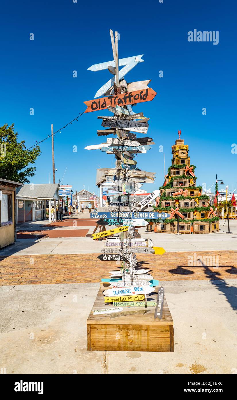 Mallory square sign key west hi-res stock photography and images - Alamy