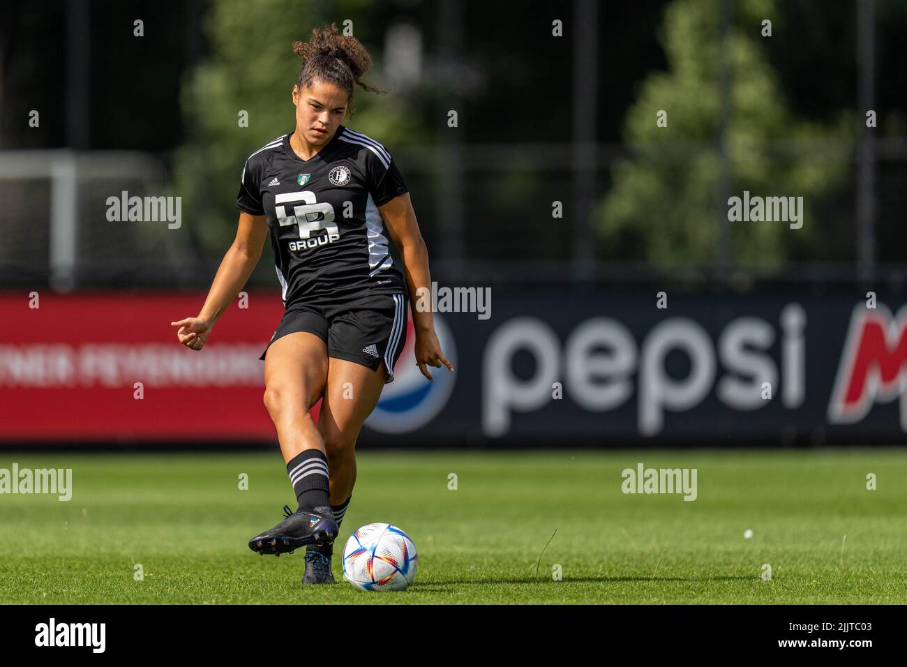 Rotterdam - (l-r) Jada Conijnenberg of Feyenoord Vrouwen 1 during the ...