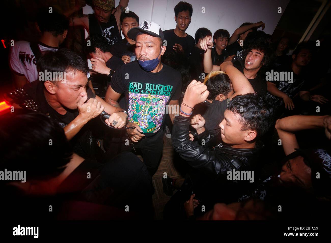 Crowd surfing punk hi-res stock photography and images - Alamy
