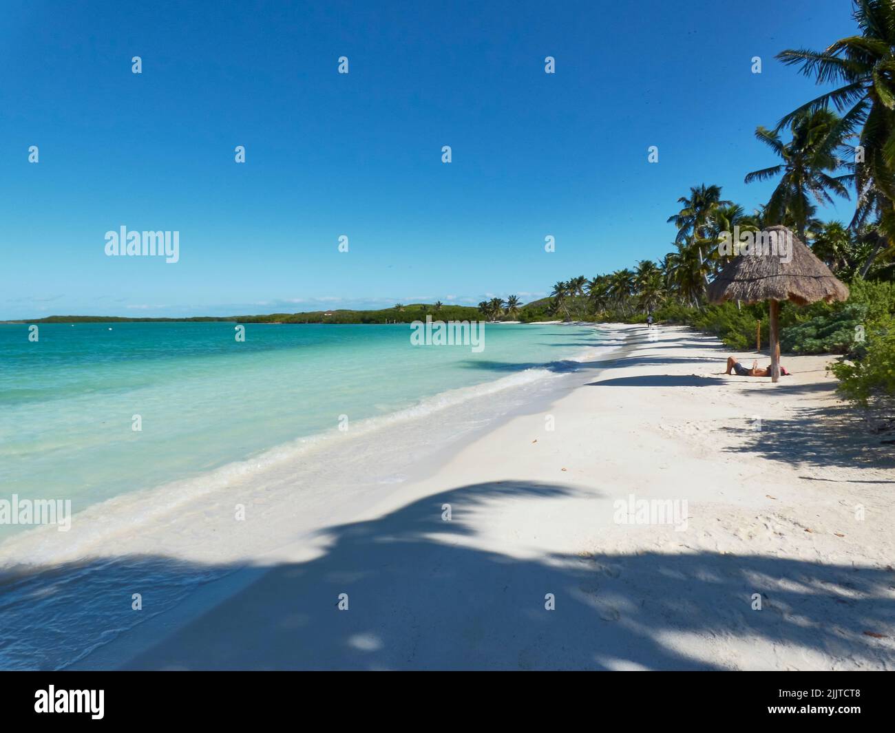 Beautiful shot white sand beach hi-res stock photography and images - Alamy