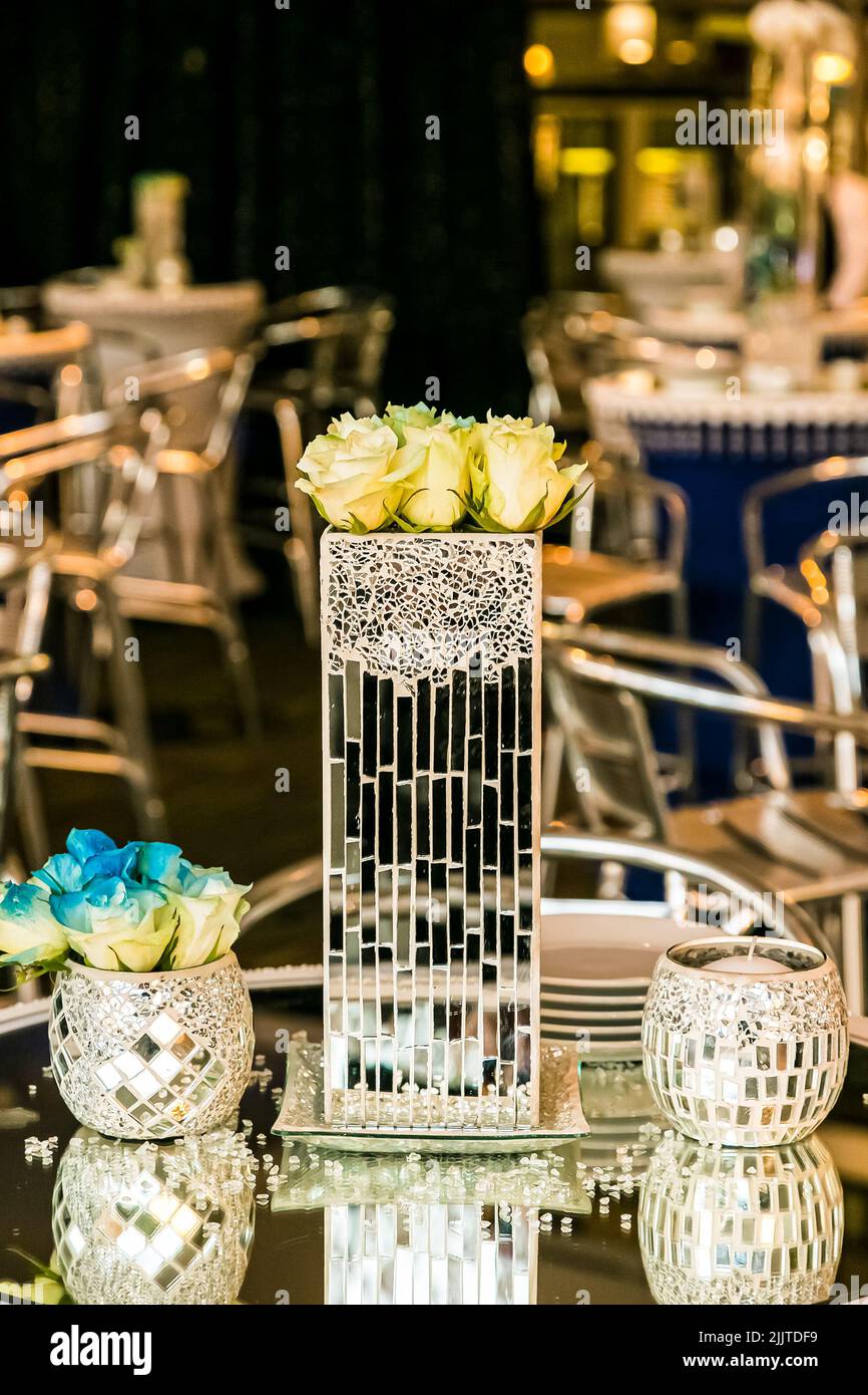 Shiny table hi-res stock photography and images - Alamy