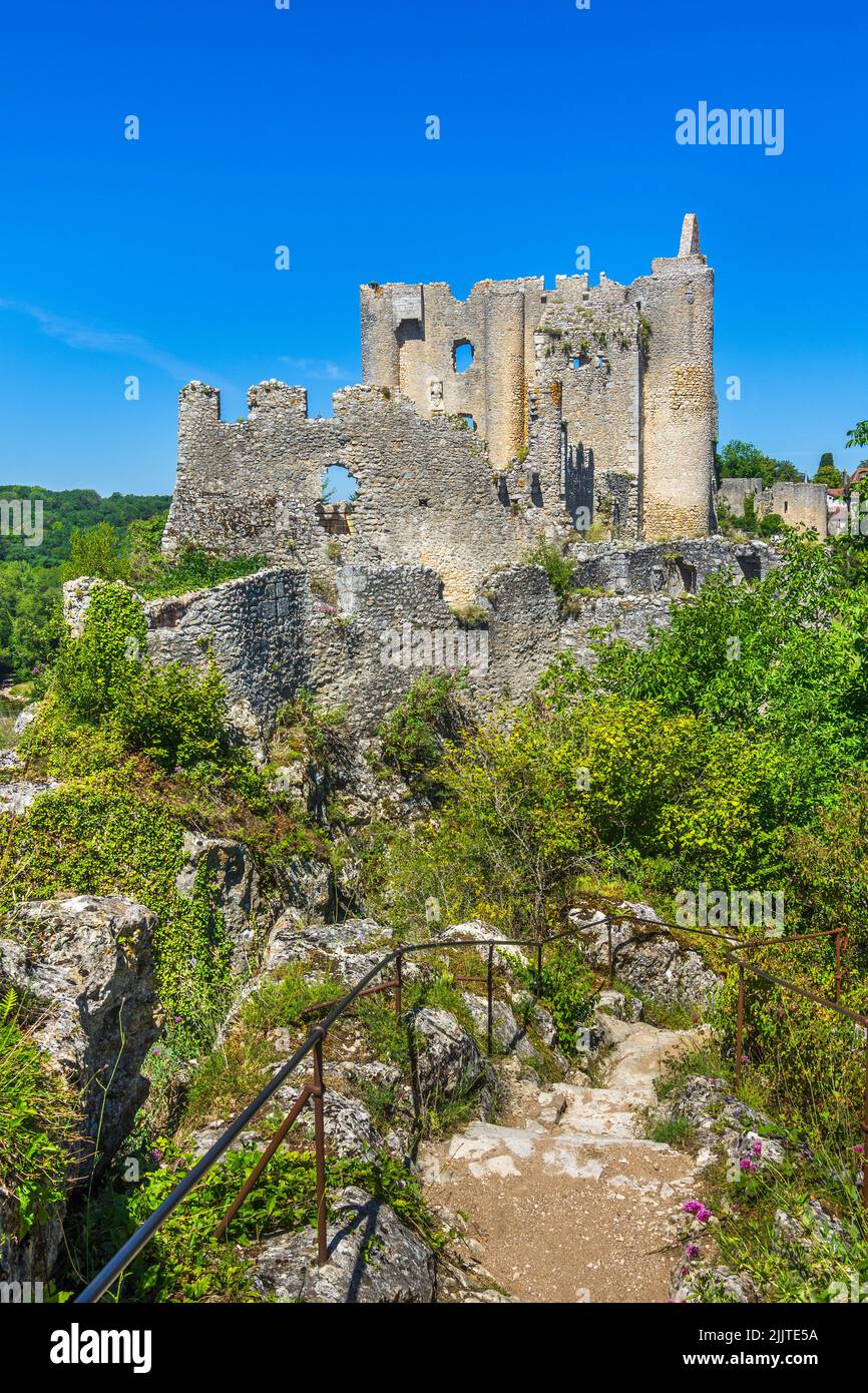 Cliff top fort hi-res stock photography and images - Alamy
