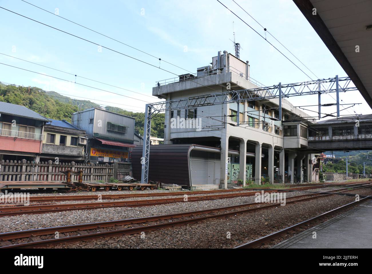 Building near railway track hi-res stock photography and images - Alamy