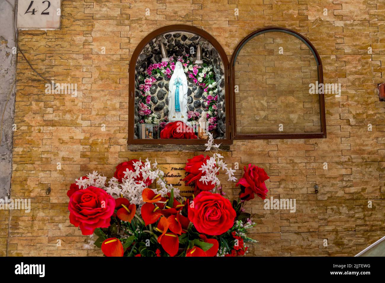 Altar spanish hi-res stock photography and images - Alamy