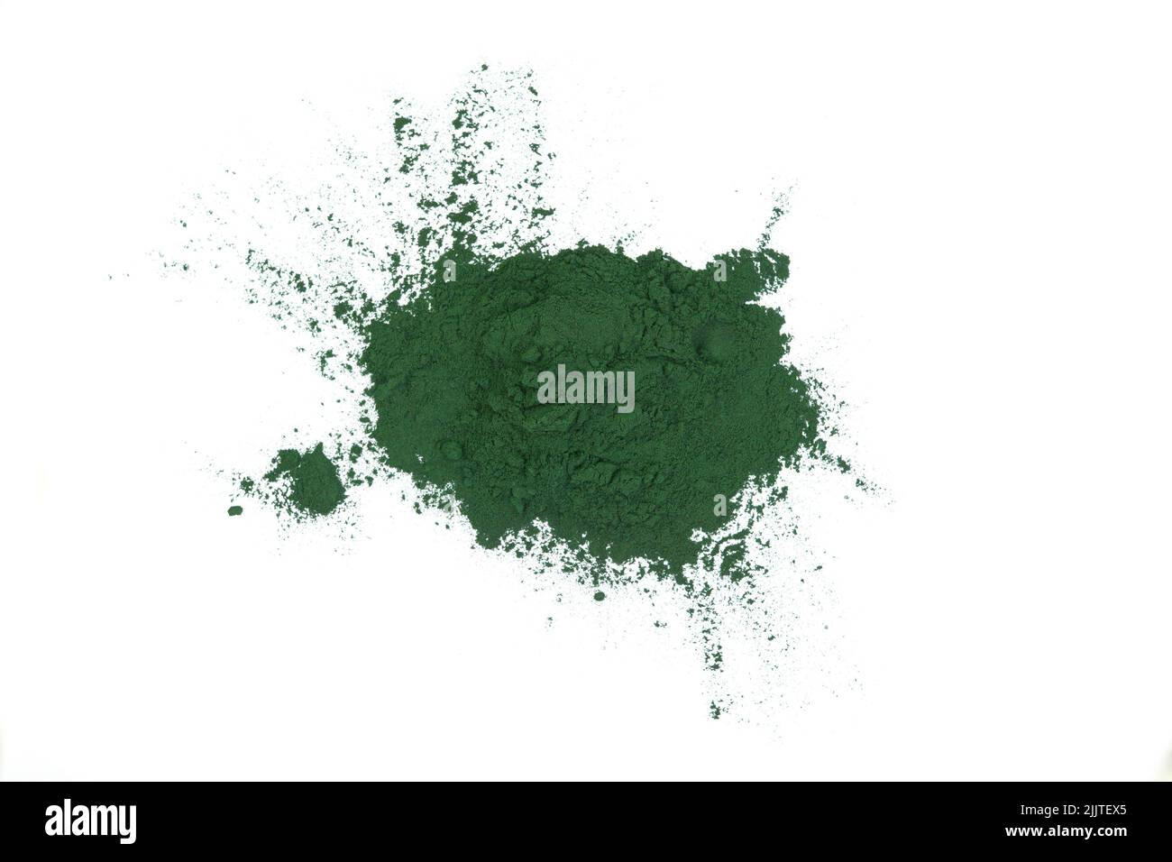 spirulina powder isolated on white background. seaweed powder isolated ...