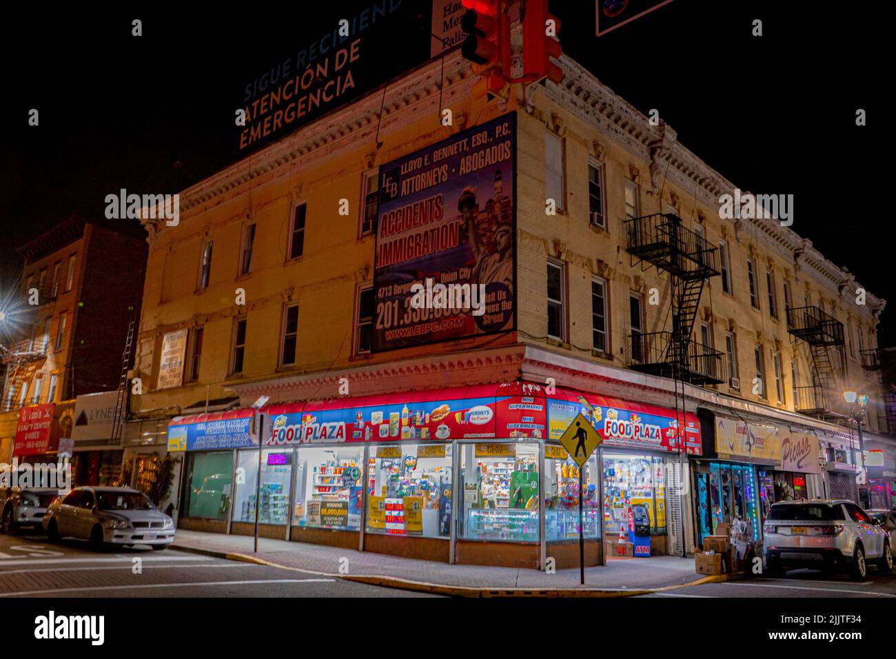 Street corner night hi-res stock photography and images - Alamy