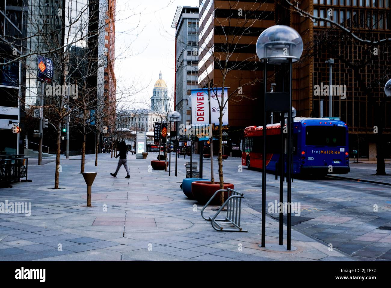 Walk mall hi-res stock photography and images - Alamy