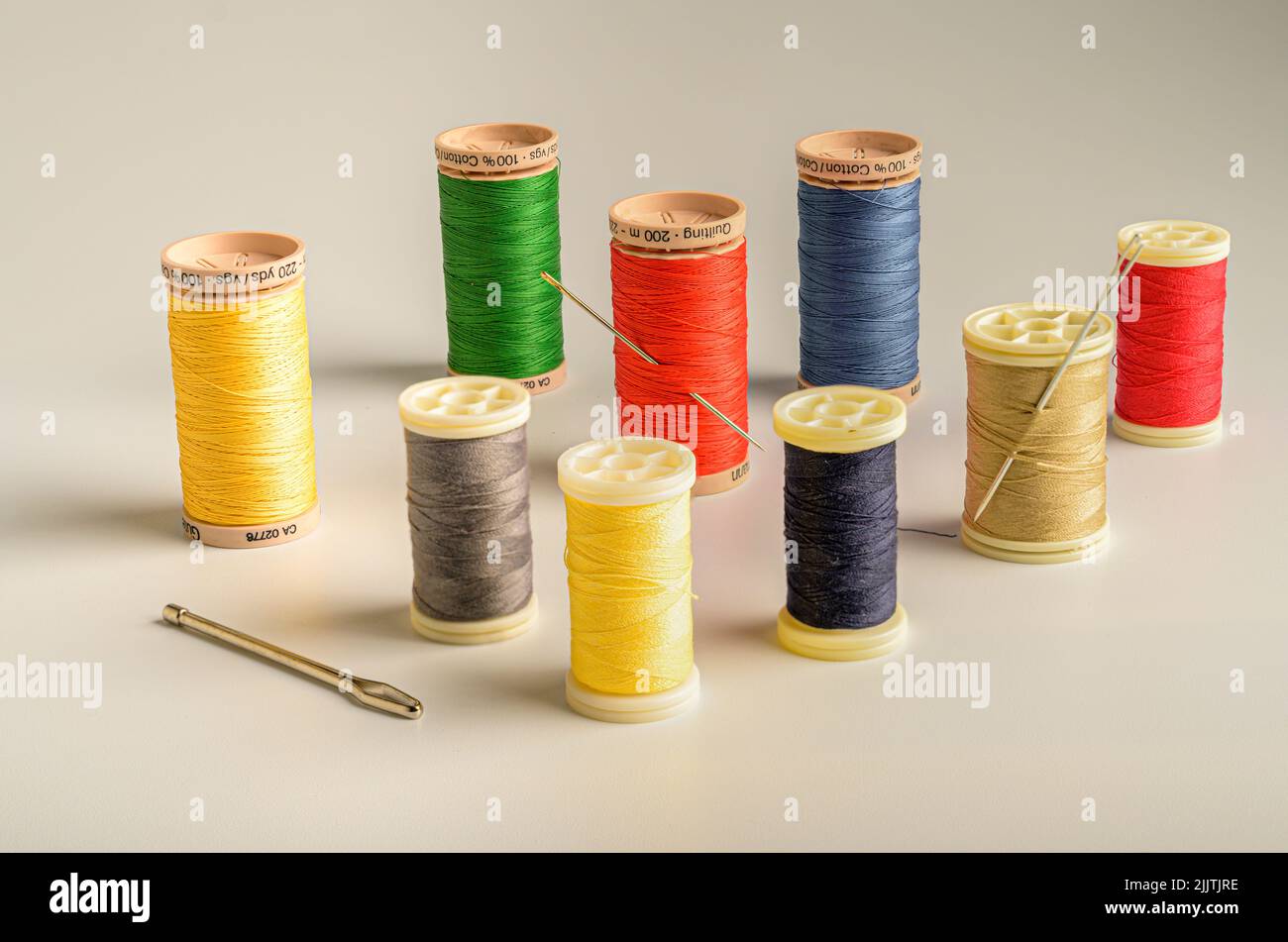 Fashion sewing threads hi-res stock photography and images - Alamy