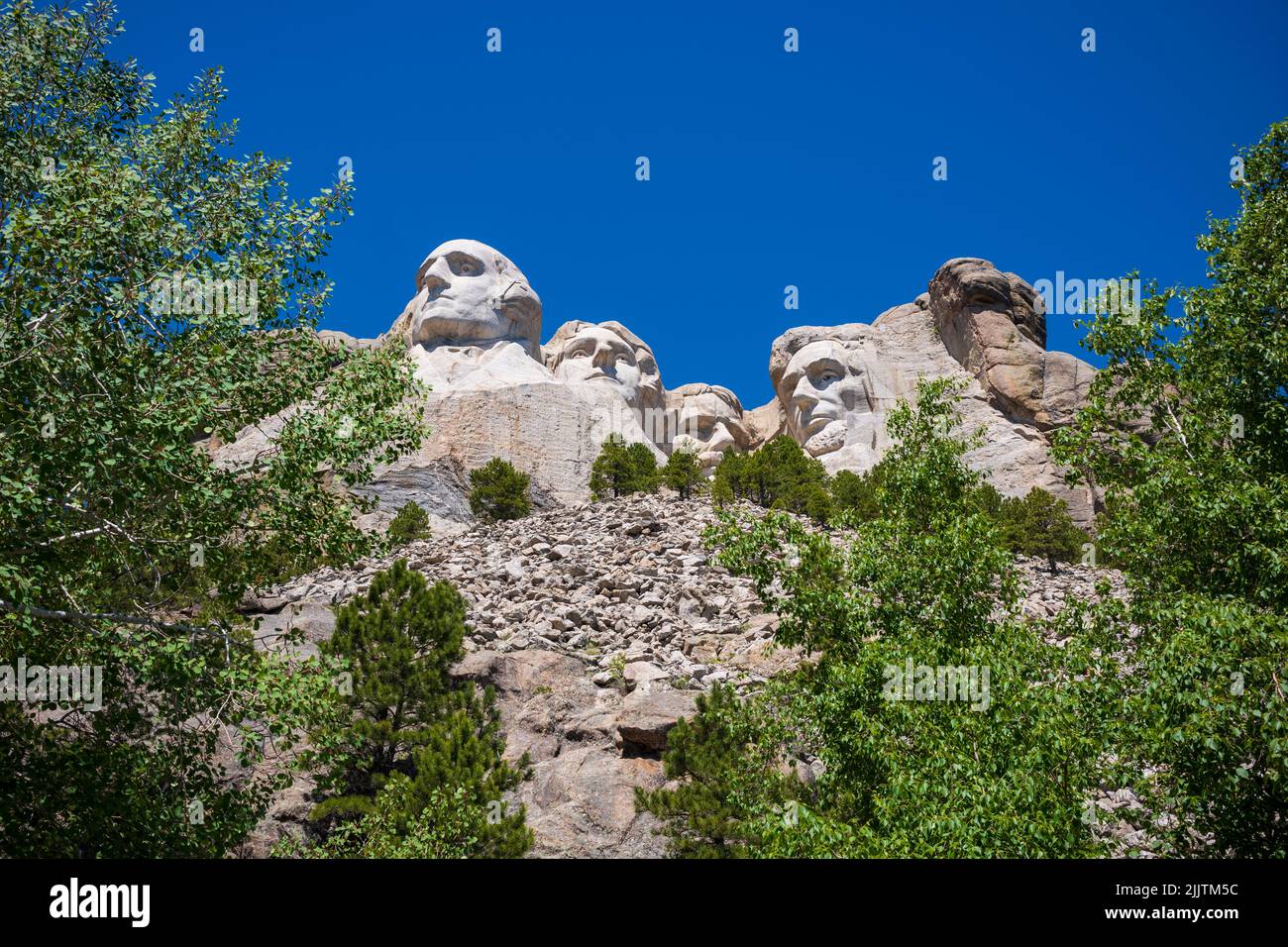 Mount Rushmore National Memorial depicts the U.S. presidents George ...