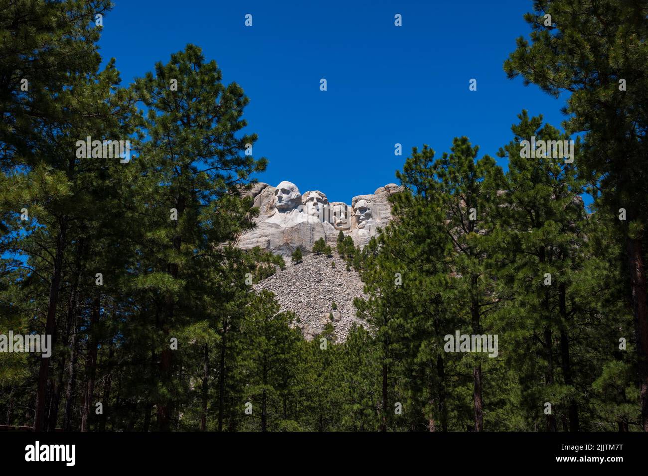 Mount Rushmore National Memorial depicts the U.S. presidents George ...