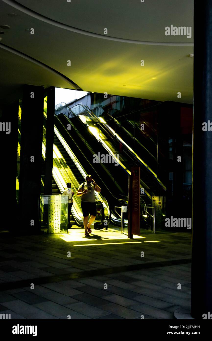 Dubai marina walk hi-res stock photography and images - Alamy