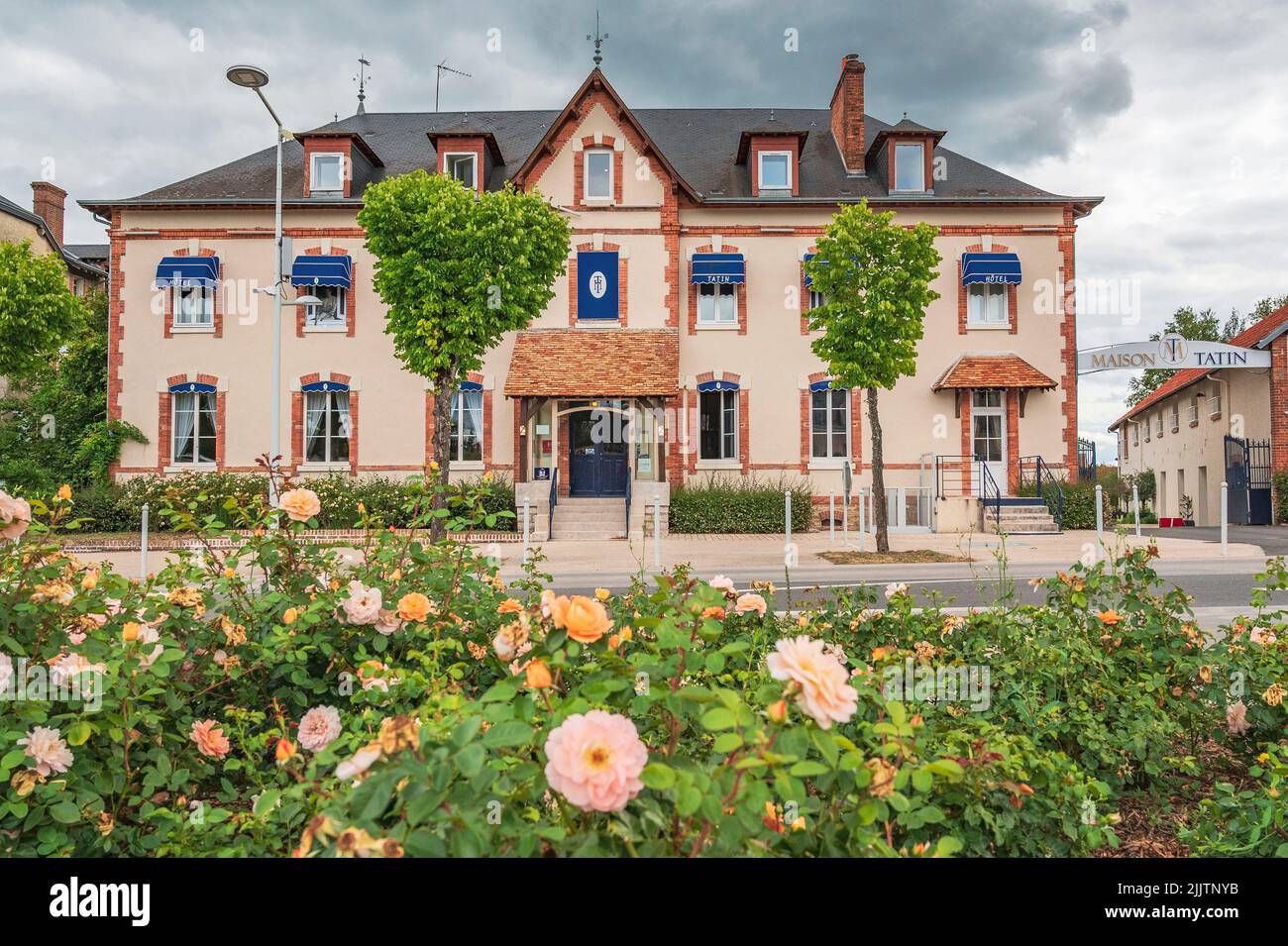 The Maison Tatin is home to France's legendary apple cake "Tarte Tatin ...