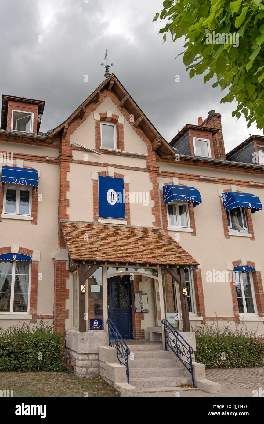 The Maison Tatin is home to France's legendary apple cake "Tarte Tatin ...