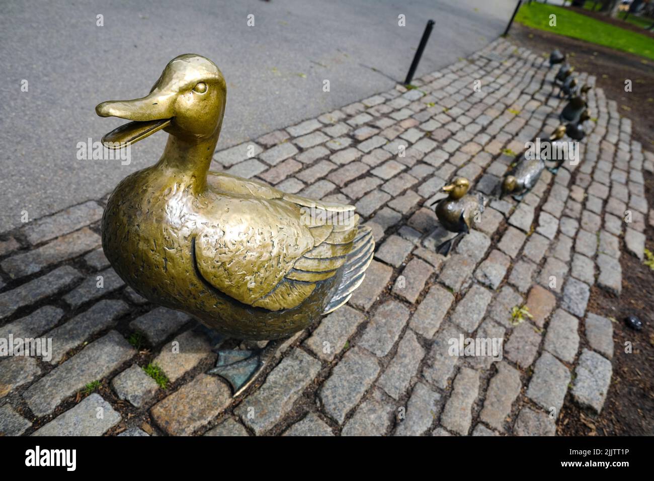 Statues of mother duck & her ducklings, story from children's picture ...