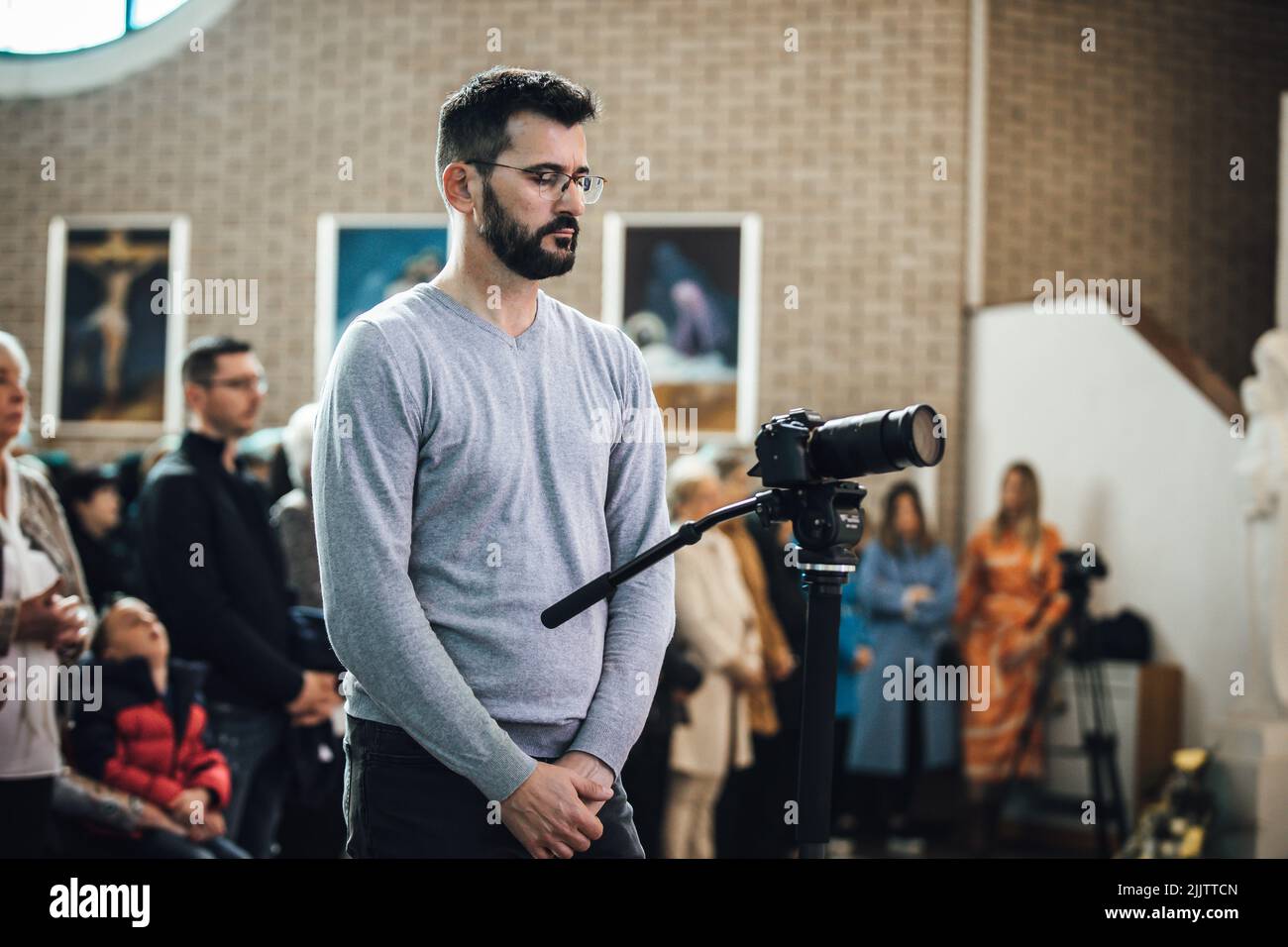 Professional cinematographer hi-res stock photography and images - Alamy