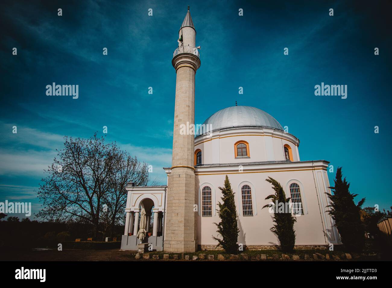 A beautiful Juma Mosque under a blue sky Stock Photo - Alamy