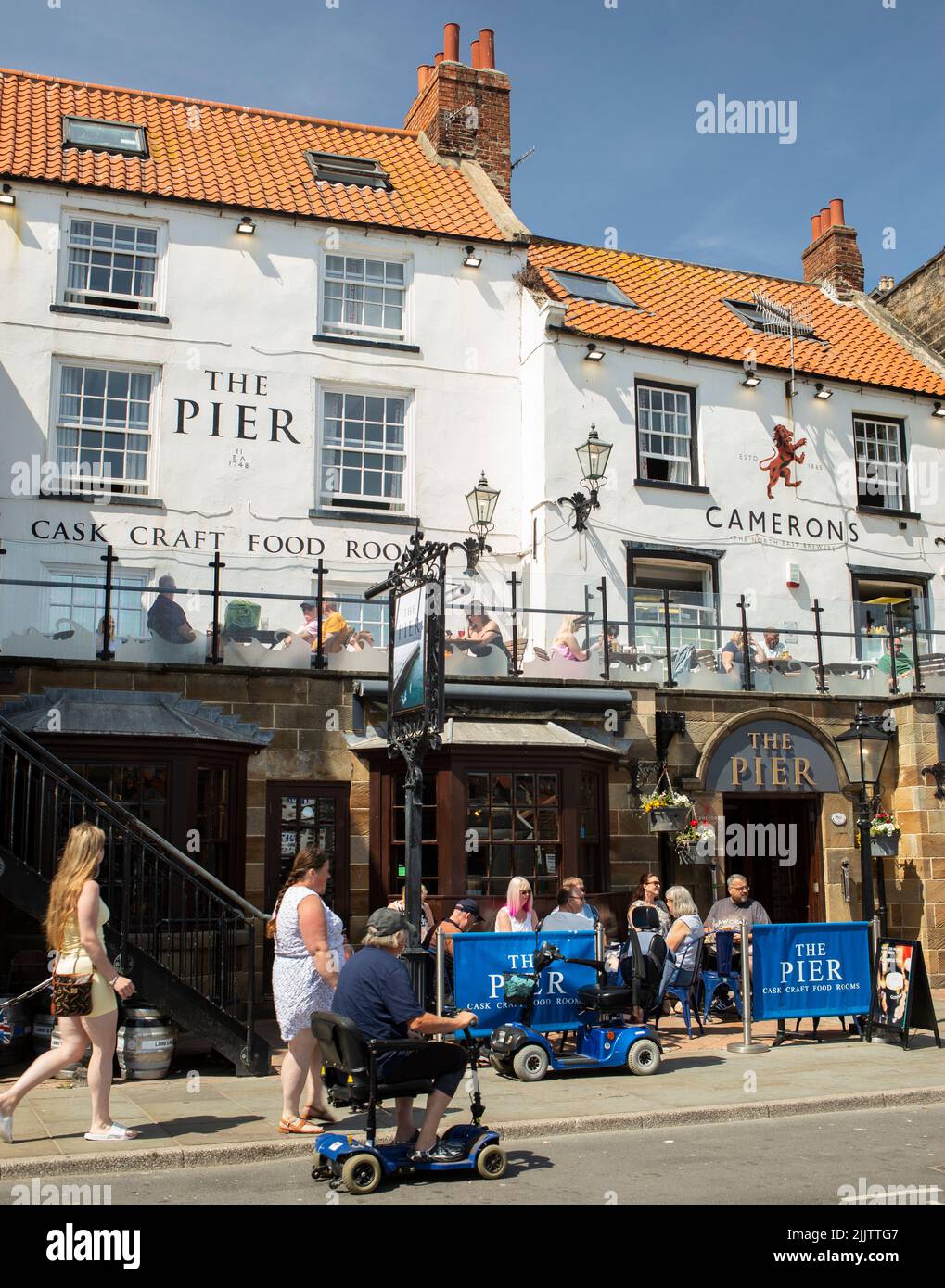 Old town centre whitby hi-res stock photography and images - Alamy