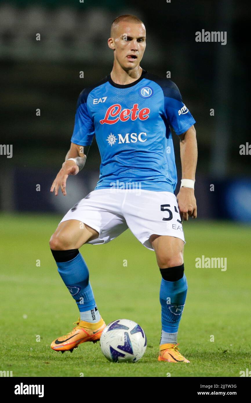 SSC NapoliÕs Norwegian defender Leo Skiri Ostigard controls the ball ...