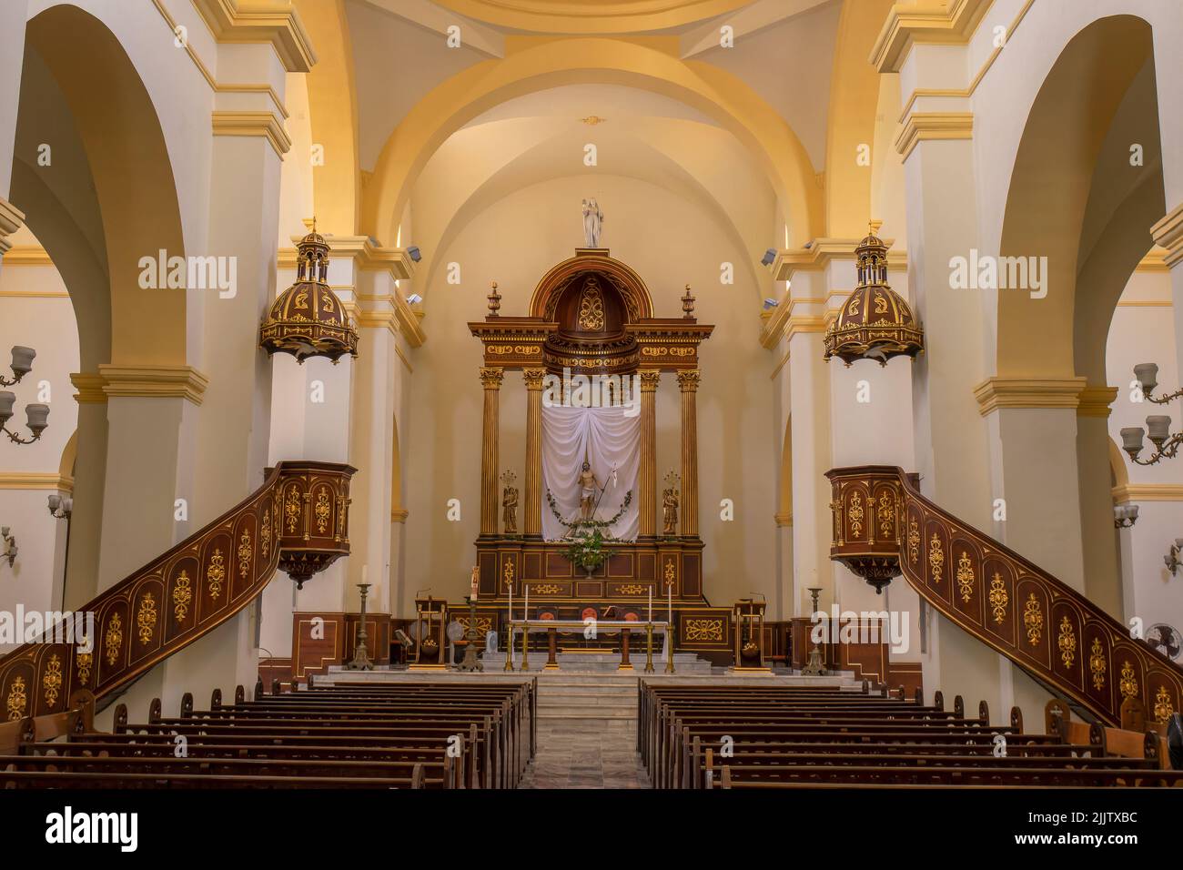 The interior of the cathedral of San Carlos Borromeo de Matanza, Cuba ...